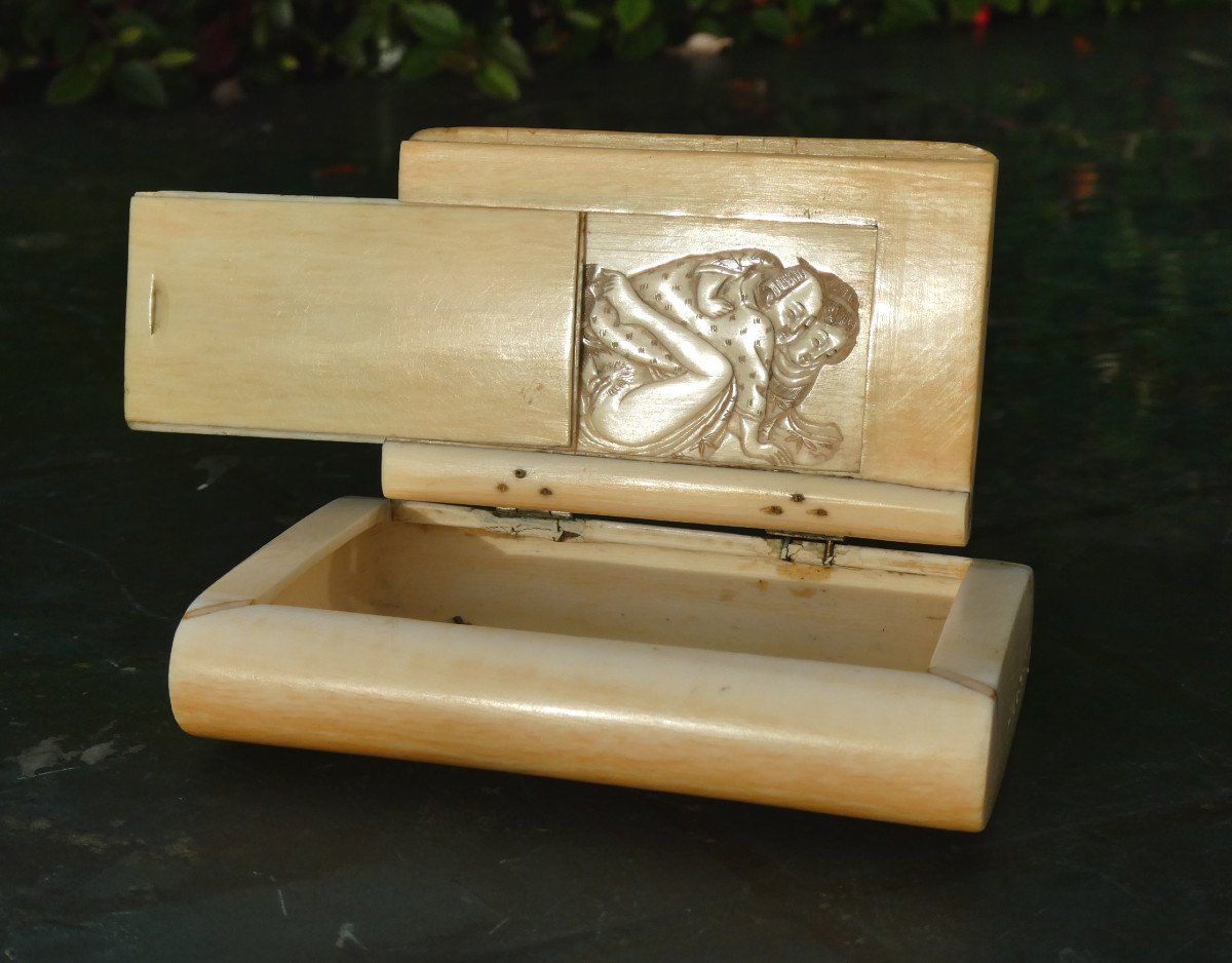 Proantic: Japanese Erotic Snuff Box, 19th Century, Mother-of-pearl & G